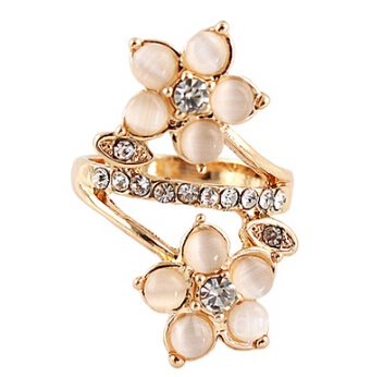 Unique Rhinestone And Faux Gem Embellished Flower Pattern Ring For ...